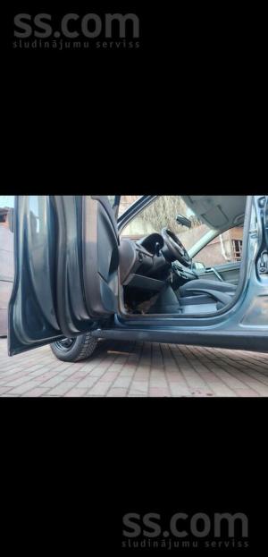 Volkswagen Polo 2007 in Rezekne, with an engine capacity of 1.20 L and mileage of 214 thousand km for 1350 €, photo 11 on AUTOMOTO.COM.LV