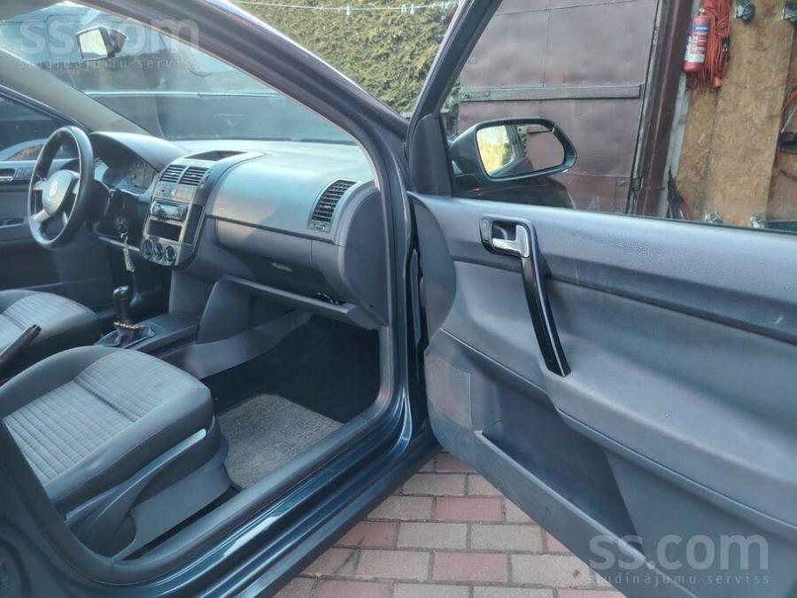 Volkswagen Polo 2007 in Rezekne, with an engine capacity of 1.20 L and mileage of 214 thousand km for 1350 €, photo 26 on AUTOMOTO.COM.LV