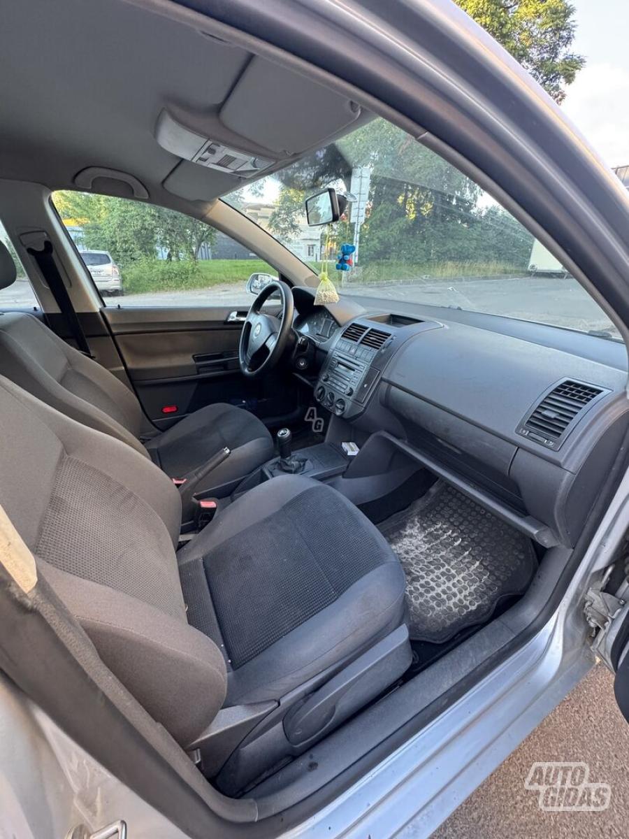 Volkswagen Polo 2007 Viļņa, ar dzinēja tilpumu 1.40 L un nobraukumu 202 tūkst. km par 1000 €, foto 7 vietnē AUTOMOTO.COM.LV