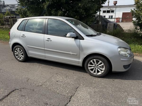 Volkswagen Polo 2007 Viļņa, ar dzinēja tilpumu 1.40 L un nobraukumu 220 tūkst. km par 1450 €, foto 5 vietnē AUTOMOTO.COM.LV