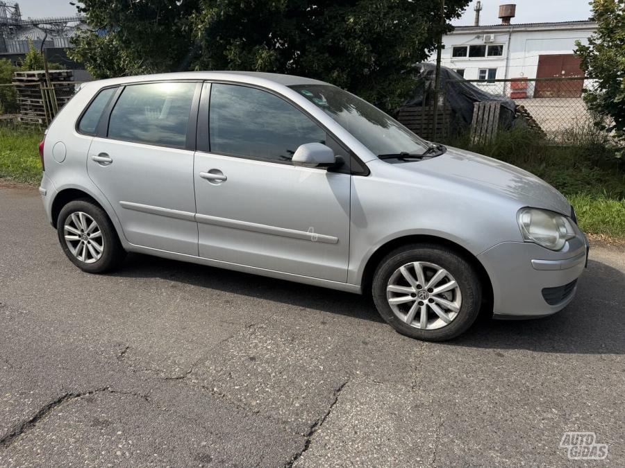 Volkswagen Polo 2007 Viļņa, ar dzinēja tilpumu 1.40 L un nobraukumu 220 tūkst. km par 1450 €, foto 6 vietnē AUTOMOTO.COM.LV