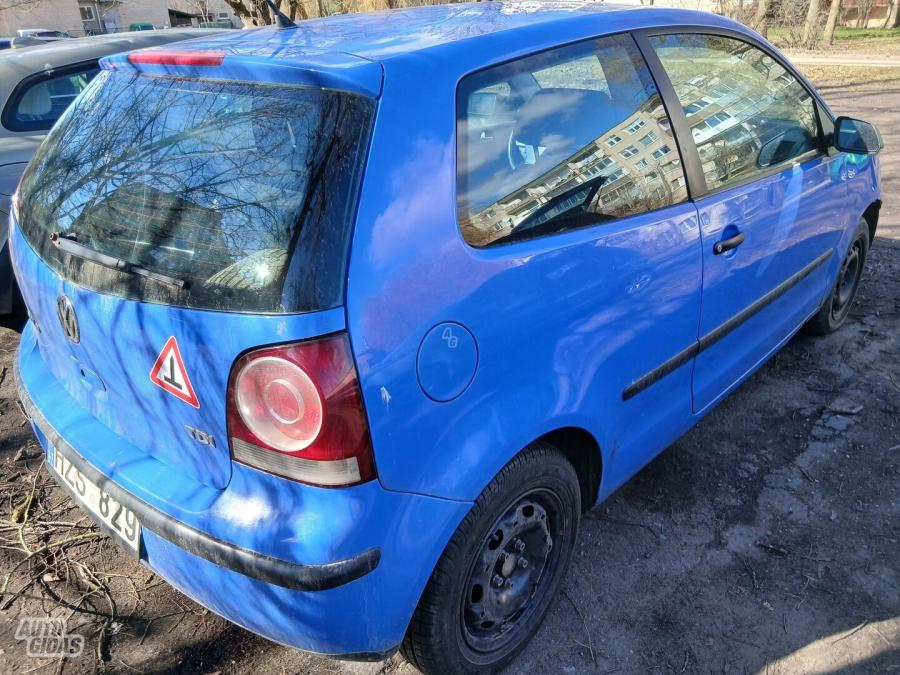 Volkswagen Polo 2008 in Kaunas, with an engine capacity of 1.40 L and mileage of 35 thousand km for 300 €, photo 6 on AUTOMOTO.COM.LV