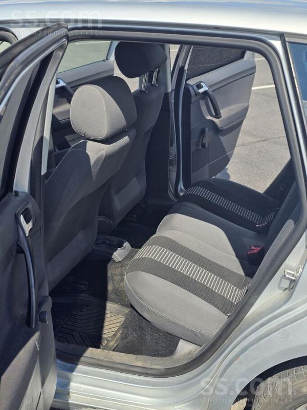 Volkswagen Polo 2008 Rīga, ar dzinēja tilpumu 1.40 L un nobraukumu 346 tūkst. km par 1350 €, foto 9 vietnē AUTOMOTO.COM.LV