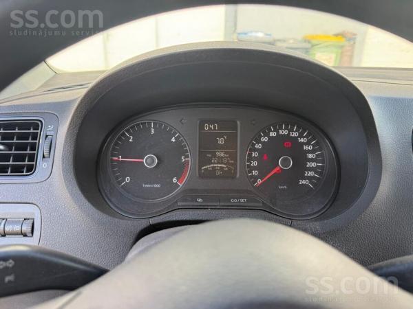 Volkswagen Polo 2009 Rīga, ar dzinēja tilpumu 1.60 L un nobraukumu 221 tūkst. km par 2500 €, foto 4 vietnē AUTOMOTO.COM.LV