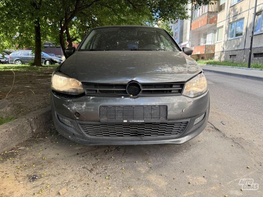 Volkswagen Polo 2010 in Vilnius, with an engine capacity of 1.60 L and mileage of 288 thousand km for 1500 €, photo 1 on AUTOMOTO.COM.LV