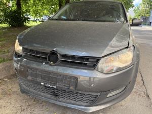 Volkswagen Polo 2010 in Vilnius, with an engine capacity of 1.60 L and mileage of 288 thousand km for 1500 €, photo 3 on AUTOMOTO.COM.LV