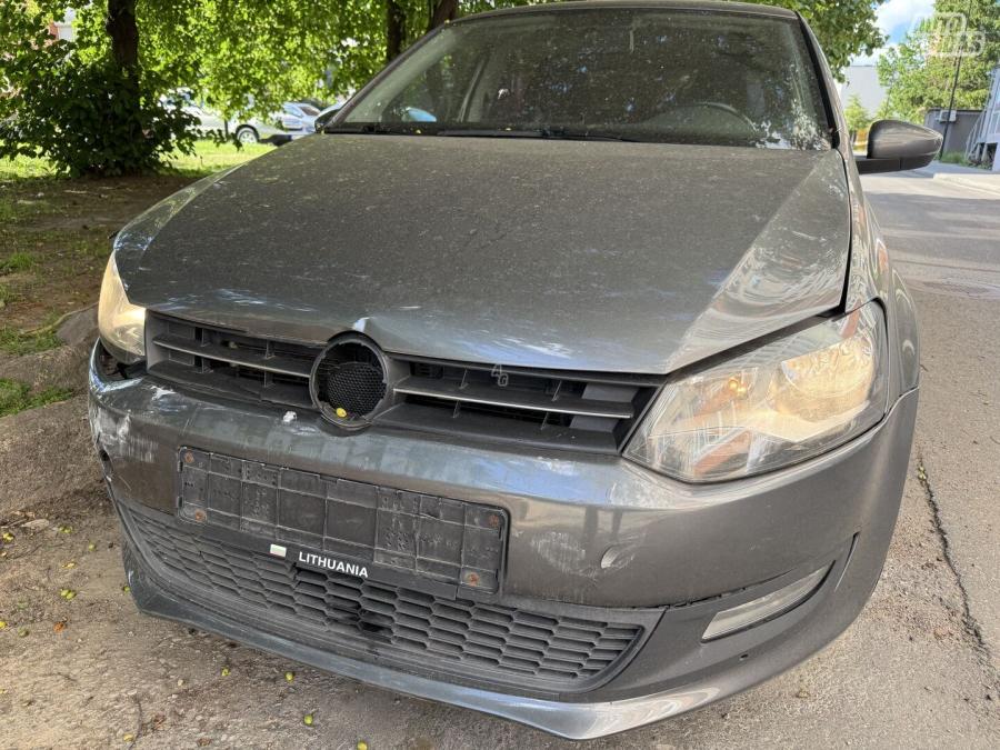 Volkswagen Polo 2010 in Vilnius, with an engine capacity of 1.60 L and mileage of 288 thousand km for 1500 €, photo 3 on AUTOMOTO.COM.LV