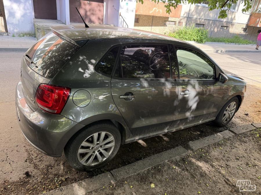 Volkswagen Polo 2010 in Vilnius, with an engine capacity of 1.60 L and mileage of 288 thousand km for 1500 €, photo 4 on AUTOMOTO.COM.LV