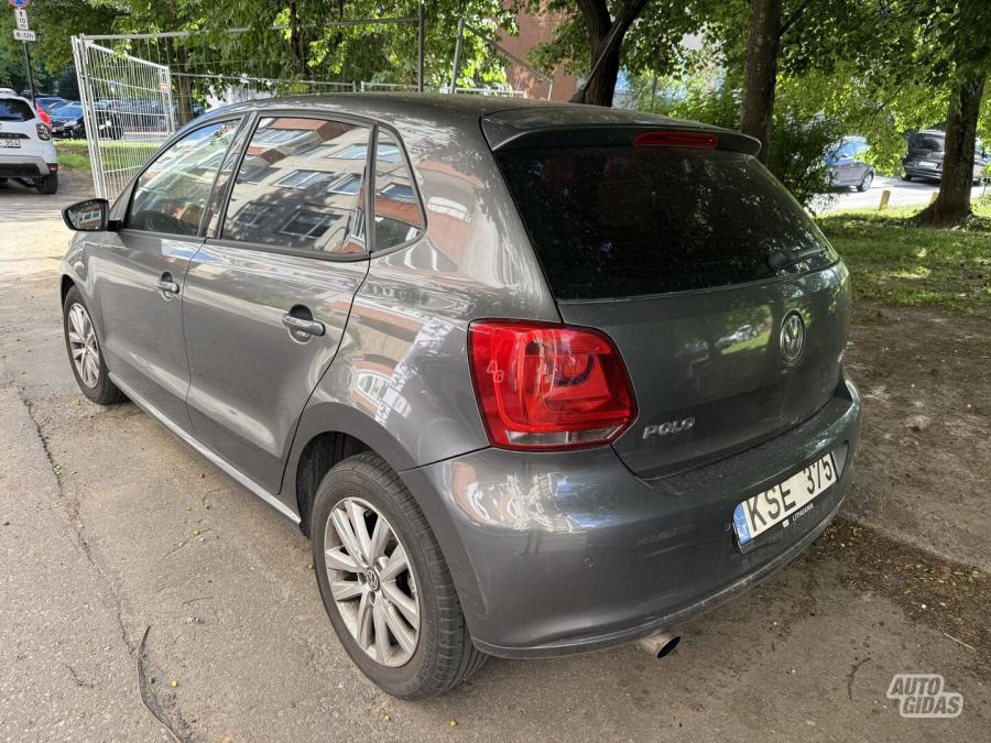 Volkswagen Polo 2010 in Vilnius, with an engine capacity of 1.60 L and mileage of 288 thousand km for 1500 €, photo 6 on AUTOMOTO.COM.LV