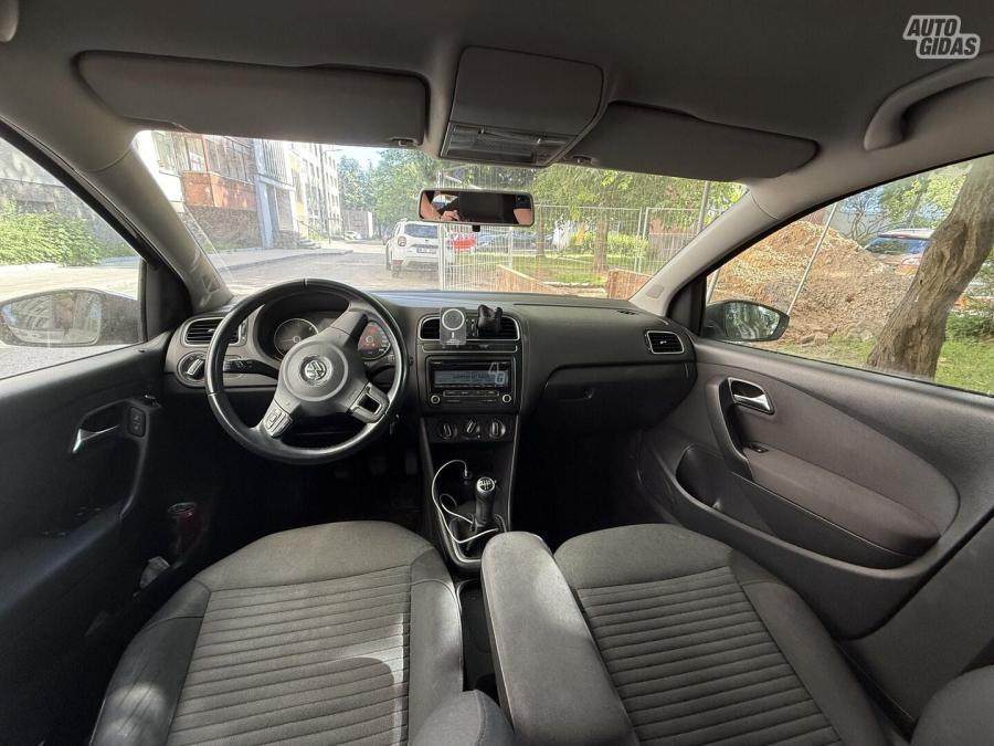 Volkswagen Polo 2010 in Vilnius, with an engine capacity of 1.60 L and mileage of 288 thousand km for 1500 €, photo 9 on AUTOMOTO.COM.LV