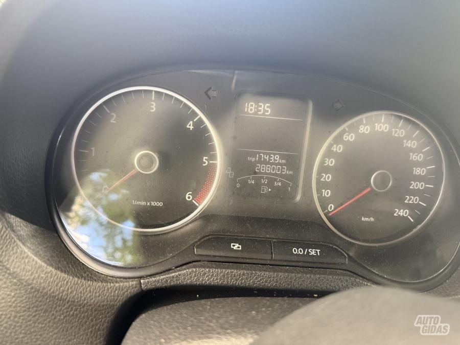 Volkswagen Polo 2010 in Vilnius, with an engine capacity of 1.60 L and mileage of 288 thousand km for 1500 €, photo 11 on AUTOMOTO.COM.LV