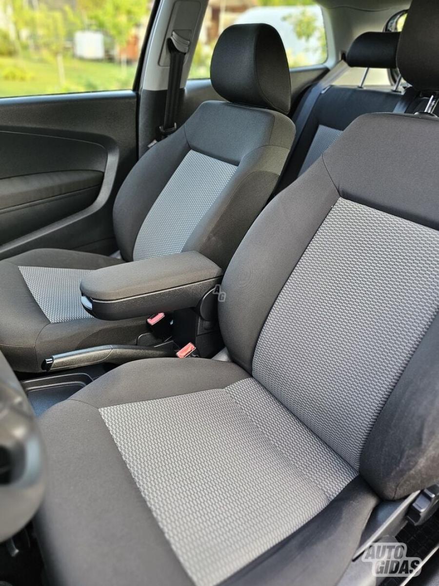 Volkswagen Polo 2010 Viļņa, ar dzinēja tilpumu 1.60 L un nobraukumu 144 tūkst. km par 3000 €, foto 16 vietnē AUTOMOTO.COM.LV