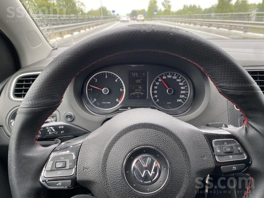 Volkswagen Polo 2011 Rīga, ar dzinēja tilpumu 1.60 L un nobraukumu 202 tūkst. km par 3700 €, foto 5 vietnē AUTOMOTO.COM.LV