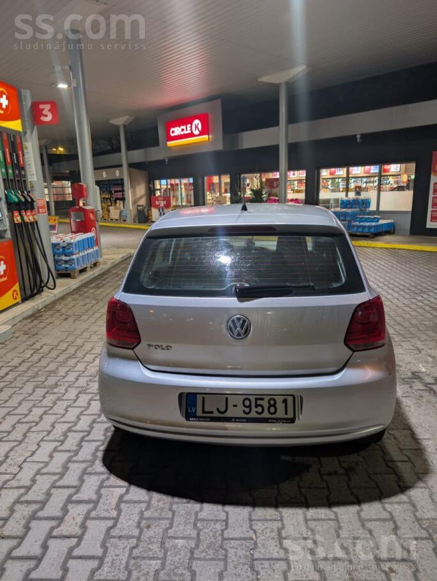 Volkswagen Polo 2011 Rīga, ar dzinēja tilpumu 1.20 L un nobraukumu 370 tūkst. km par 2300 €, foto 5 vietnē AUTOMOTO.COM.LV