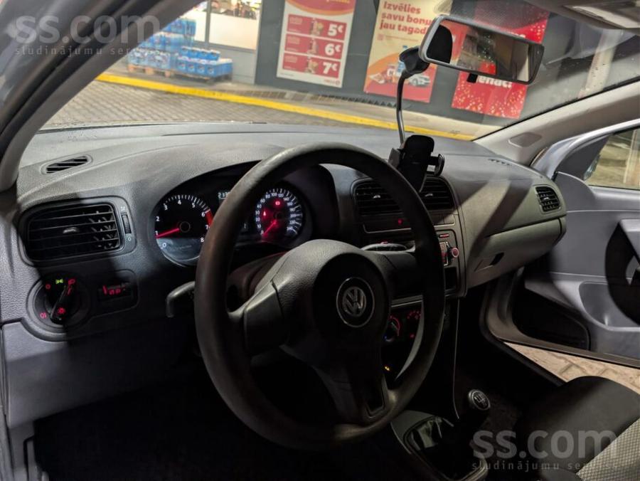 Volkswagen Polo 2011 Rīga, ar dzinēja tilpumu 1.20 L un nobraukumu 370 tūkst. km par 2300 €, foto 9 vietnē AUTOMOTO.COM.LV