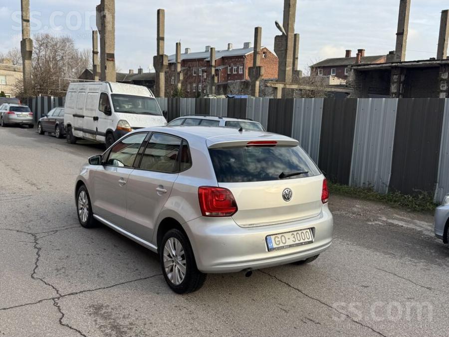 Volkswagen Polo 2013 Liepāja, ar dzinēja tilpumu 1.60 L un nobraukumu 294 tūkst. km par 3400 €, foto 4 vietnē AUTOMOTO.COM.LV