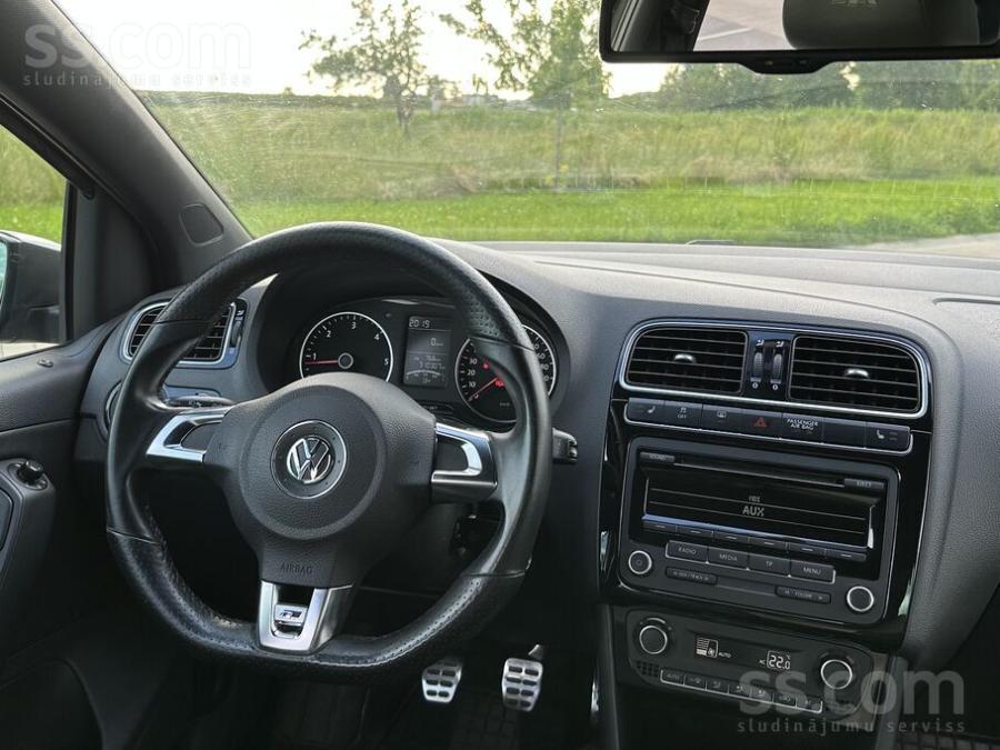 Volkswagen Polo 2014 in Riga, with an engine capacity of 1.60 L and mileage of 310 thousand km for 3990 €, photo 6 on AUTOMOTO.COM.LV