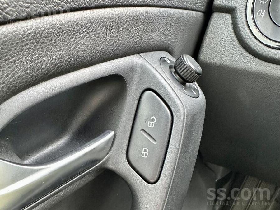 Volkswagen Polo 2014 in Riga, with an engine capacity of 1.60 L and mileage of 310 thousand km for 3990 €, photo 18 on AUTOMOTO.COM.LV