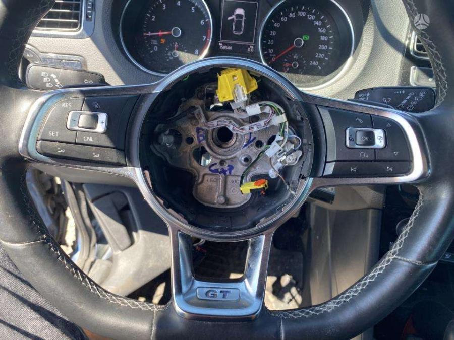 Volkswagen Polo 2015 Radviliškis, ar dzinēja tilpumu 1.40 L un nobraukumu 158 tūkst. km par 4650 €, foto 22 vietnē AUTOMOTO.COM.LV