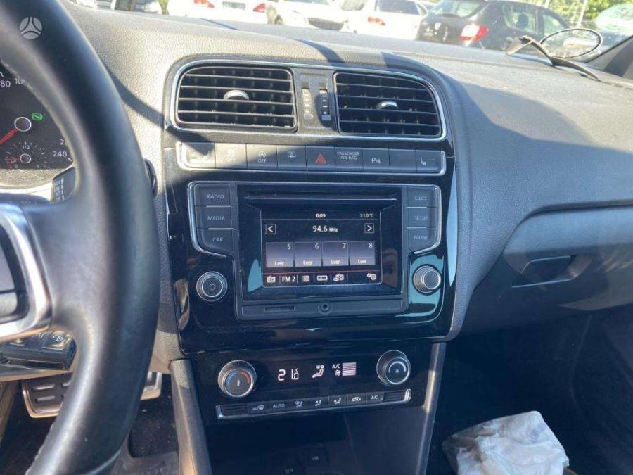 Volkswagen Polo 2015 Radviliškis, ar dzinēja tilpumu 1.40 L un nobraukumu 158 tūkst. km par 4650 €, foto 24 vietnē AUTOMOTO.COM.LV