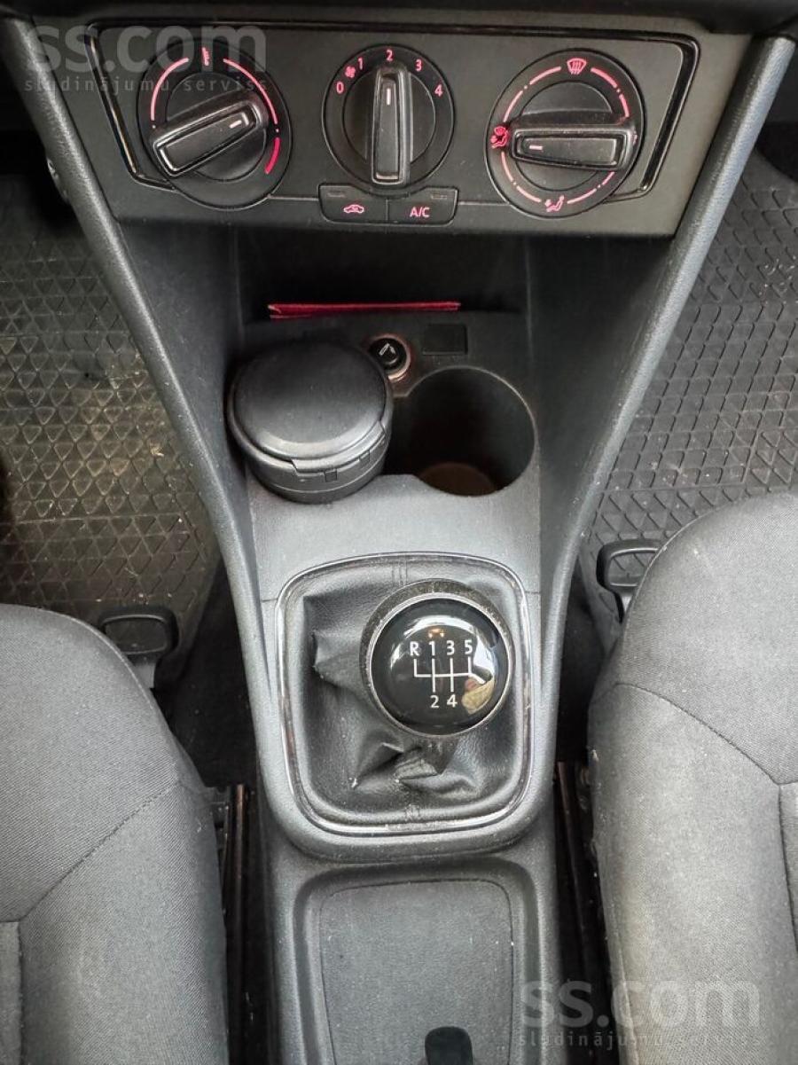 Volkswagen Polo 2016 in Aizkraukle, with an engine capacity of 1.40 L and mileage of 201 thousand km for 4200 €, photo 14 on AUTOMOTO.COM.LV
