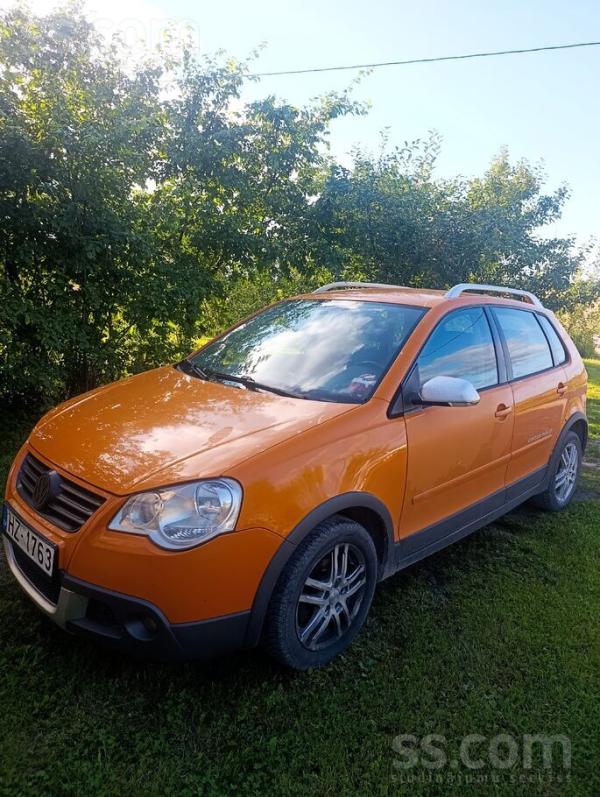 Orange Volkswagen Polo 2006 in Daugavpils, with an engine capacity of 1.90 L and mileage of 379 thousand km for 1700 €, photo 1 on AUTOMOTO.COM.LV
