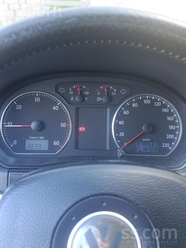 Orange Volkswagen Polo 2006 in Daugavpils, with an engine capacity of 1.90 L and mileage of 379 thousand km for 1700 €, photo 9 on AUTOMOTO.COM.LV