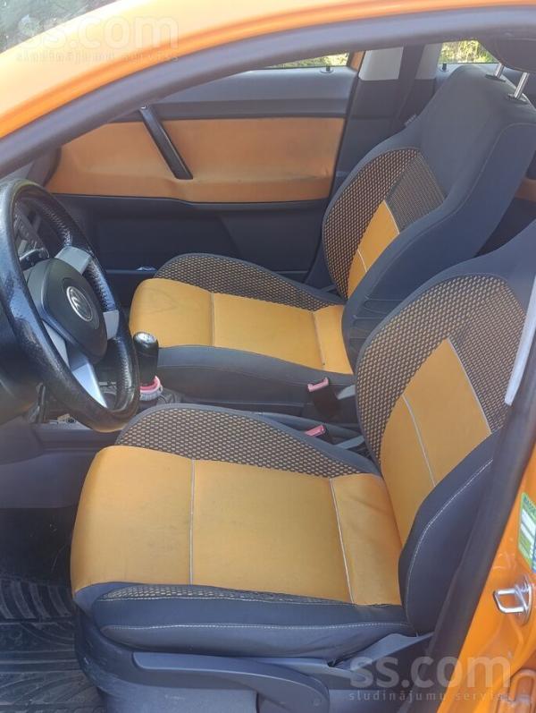 Orange Volkswagen Polo 2006 in Daugavpils, with an engine capacity of 1.90 L and mileage of 379 thousand km for 1700 €, photo 10 on AUTOMOTO.COM.LV