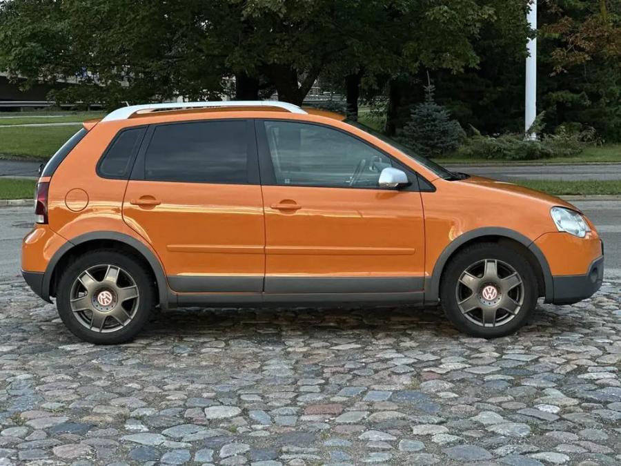 Oranžs Volkswagen Polo 2007 Rīga, ar dzinēja tilpumu 1.90 L un nobraukumu 333 tūkst. km par 3100 €, foto 3 vietnē AUTOMOTO.COM.LV