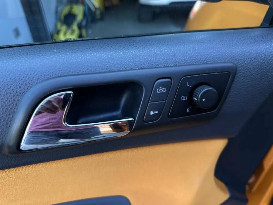 Oranžs Volkswagen Polo 2007 Rīga, ar dzinēja tilpumu 1.90 L un nobraukumu 333 tūkst. km par 3100 €, foto 13 vietnē AUTOMOTO.COM.LV