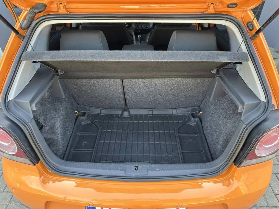 Oranžs Volkswagen Polo 2007 Rīga, ar dzinēja tilpumu 1.90 L un nobraukumu 333 tūkst. km par 3100 €, foto 20 vietnē AUTOMOTO.COM.LV