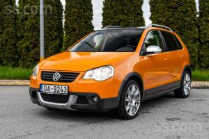Orange Volkswagen Polo 2008 in Jelgava, with an engine capacity of 1.40 L and mileage of 258 thousand km for 999 €, photo 3 on AUTOMOTO.COM.LV