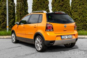 Orange Volkswagen Polo 2008 in Jelgava, with an engine capacity of 1.40 L and mileage of 258 thousand km for 999 €, photo 4 on AUTOMOTO.COM.LV