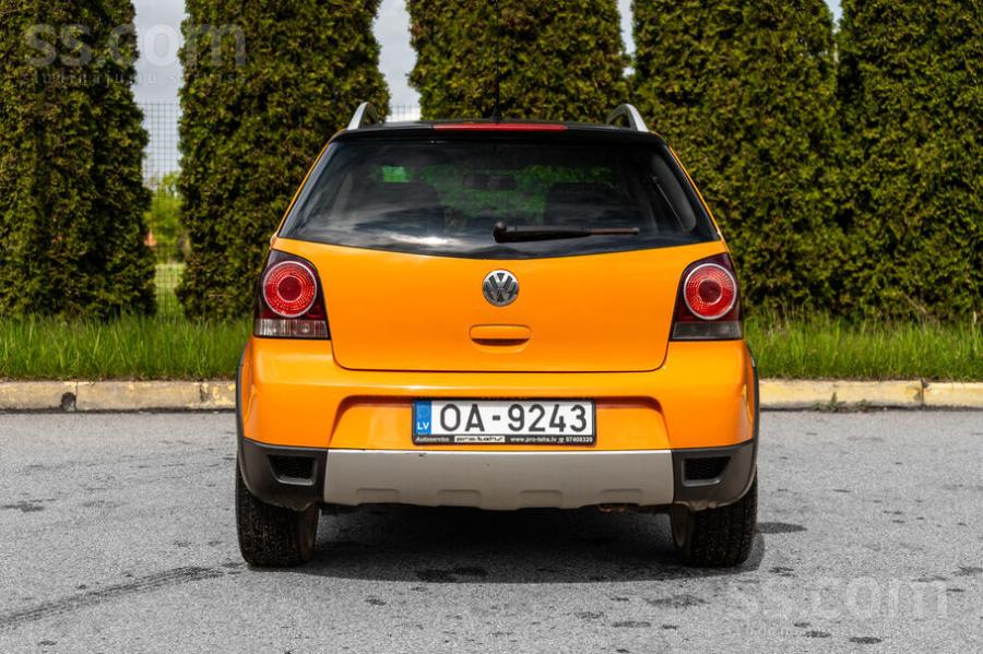Orange Volkswagen Polo 2008 in Jelgava, with an engine capacity of 1.40 L and mileage of 258 thousand km for 999 €, photo 5 on AUTOMOTO.COM.LV