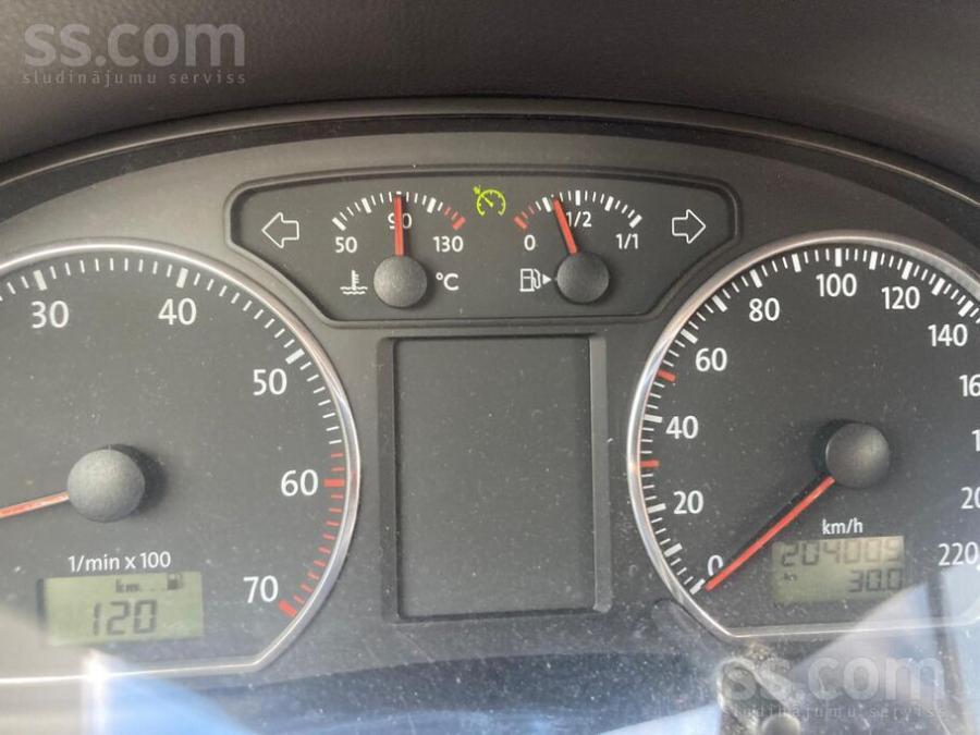 Oranžs Volkswagen Polo 2009 Rīga, ar dzinēja tilpumu 1.40 L un nobraukumu 204 tūkst. km par 3700 €, foto 7 vietnē AUTOMOTO.COM.LV