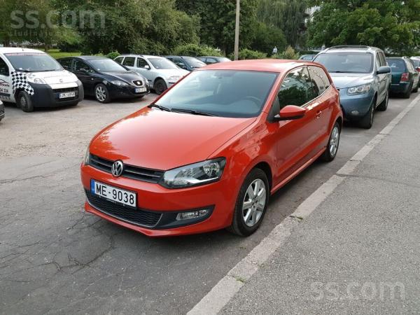 Orange Volkswagen Polo 2011 in Riga, with an engine capacity of 1.40 L and mileage of 189 thousand km for 2950 €, photo 3 on AUTOMOTO.COM.LV