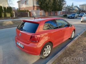 Orange Volkswagen Polo 2011 in Riga, with an engine capacity of 1.40 L and mileage of 189 thousand km for 2950 €, photo 9 on AUTOMOTO.COM.LV