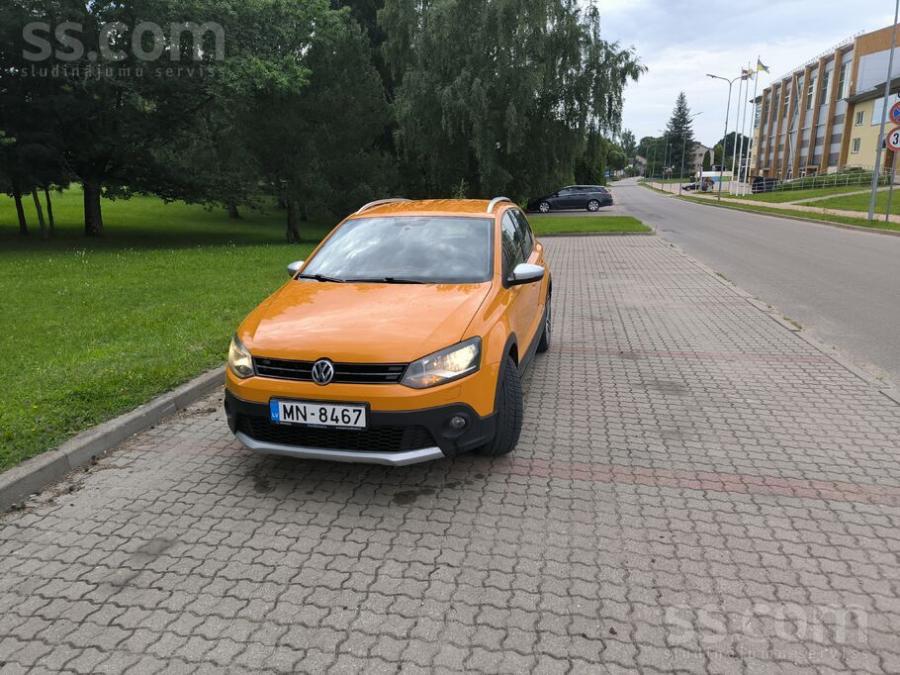 Oranžs Volkswagen Polo 2011 Madona, ar dzinēja tilpumu 1.20 L un nobraukumu 373 tūkst. km par 2950 €, foto 1 vietnē AUTOMOTO.COM.LV
