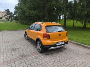 Oranžs Volkswagen Polo 2011 Madona, ar dzinēja tilpumu 1.20 L un nobraukumu 373 tūkst. km par 2950 €, foto 3 vietnē AUTOMOTO.COM.LV