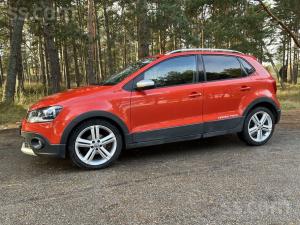 Orange Volkswagen Polo 2013 in Riga, with an engine capacity of 1.60 L and mileage of 270 thousand km for 4200 €, photo 2 on AUTOMOTO.COM.LV