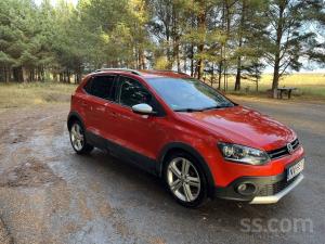 Orange Volkswagen Polo 2013 in Riga, with an engine capacity of 1.60 L and mileage of 270 thousand km for 4200 €, photo 3 on AUTOMOTO.COM.LV