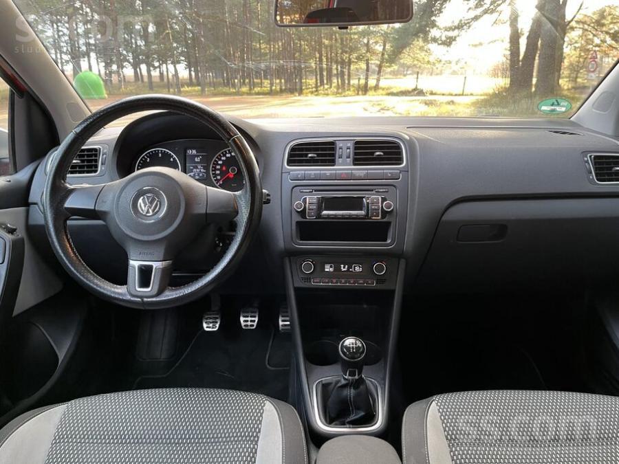 Orange Volkswagen Polo 2013 in Riga, with an engine capacity of 1.60 L and mileage of 270 thousand km for 4200 €, photo 6 on AUTOMOTO.COM.LV