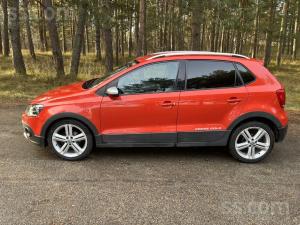 Orange Volkswagen Polo 2013 in Riga, with an engine capacity of 1.60 L and mileage of 270 thousand km for 4200 €, photo 14 on AUTOMOTO.COM.LV