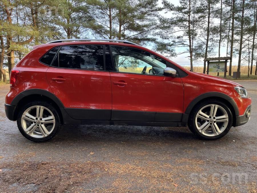 Orange Volkswagen Polo 2013 in Riga, with an engine capacity of 1.60 L and mileage of 270 thousand km for 4200 €, photo 15 on AUTOMOTO.COM.LV