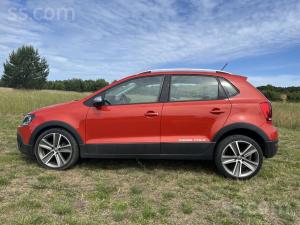 Orange Volkswagen Polo 2013 in Riga, with an engine capacity of 1.60 L and mileage of 270 thousand km for 4200 €, photo 16 on AUTOMOTO.COM.LV