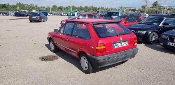 Red Volkswagen Polo 1991 in Marijampole, with an engine capacity of 1.04 L and mileage of 157 thousand km for 1200 €, photo 5 on AUTOMOTO.COM.LV