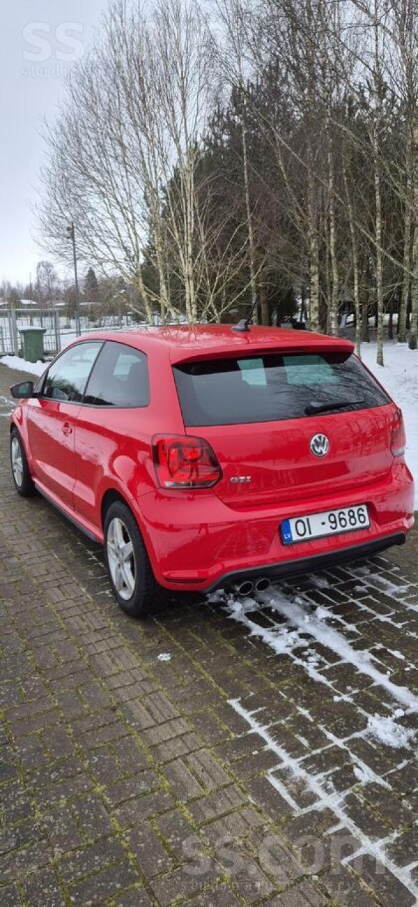 Red Volkswagen Polo 2013 in Jekabpils, with an engine capacity of 1.40 L and mileage of 147 thousand km for 9200 €, photo 4 on AUTOMOTO.COM.LV