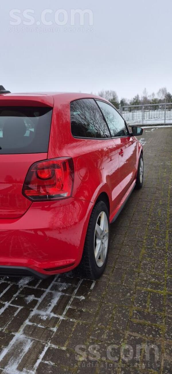 Red Volkswagen Polo 2013 in Jekabpils, with an engine capacity of 1.40 L and mileage of 147 thousand km for 9200 €, photo 5 on AUTOMOTO.COM.LV