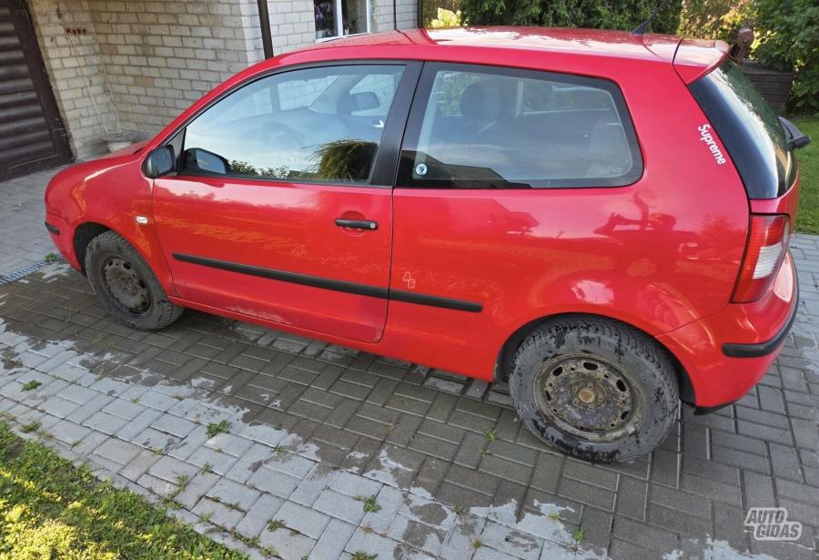 Red Volkswagen Polo 2003 in Kaunas, with an engine capacity of 1.90 L and mileage of 260 thousand km for 650 €, photo 4 on AUTOMOTO.COM.LV