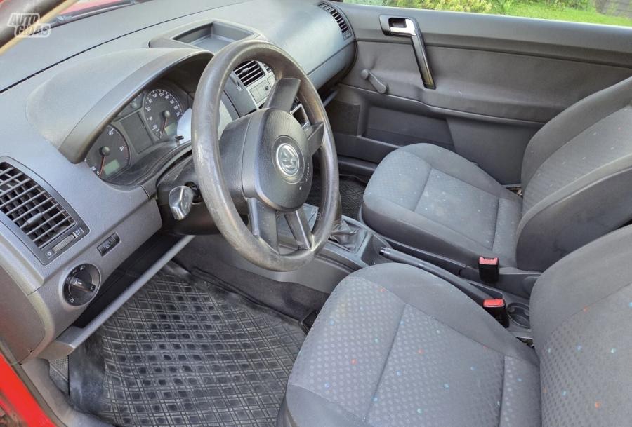 Red Volkswagen Polo 2003 in Kaunas, with an engine capacity of 1.90 L and mileage of 260 thousand km for 650 €, photo 12 on AUTOMOTO.COM.LV